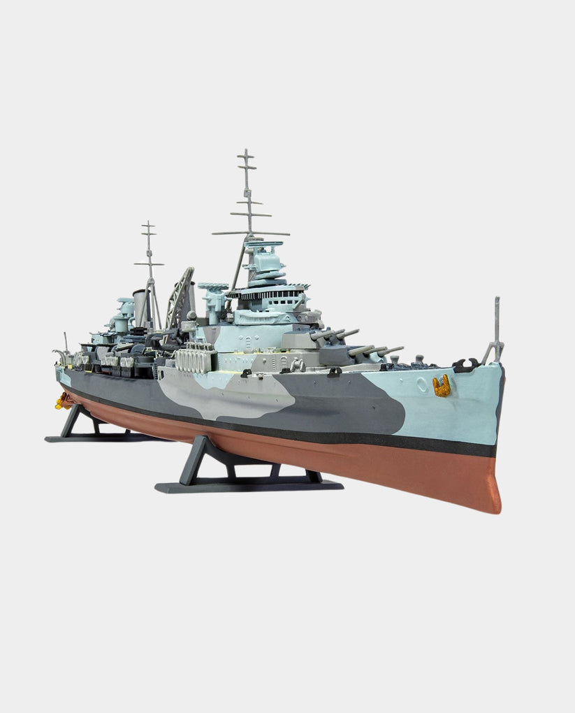 Airfix HMS Belfast Gift Set 1:600 | Airfix Kits | IWM Shop