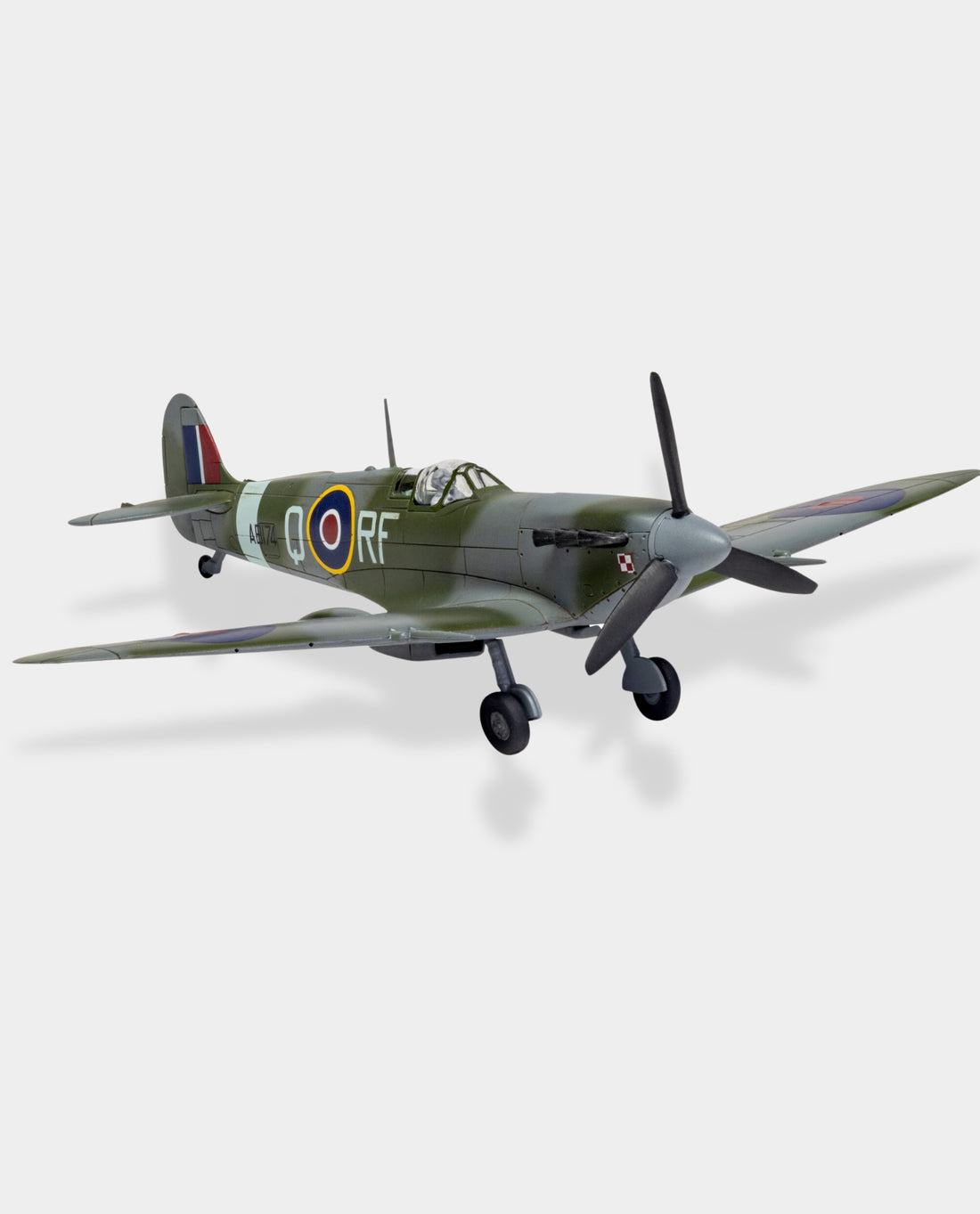 Airfix Supermarine Spitfire MkVc Starter Set | Airfix Kit | IWM Shop